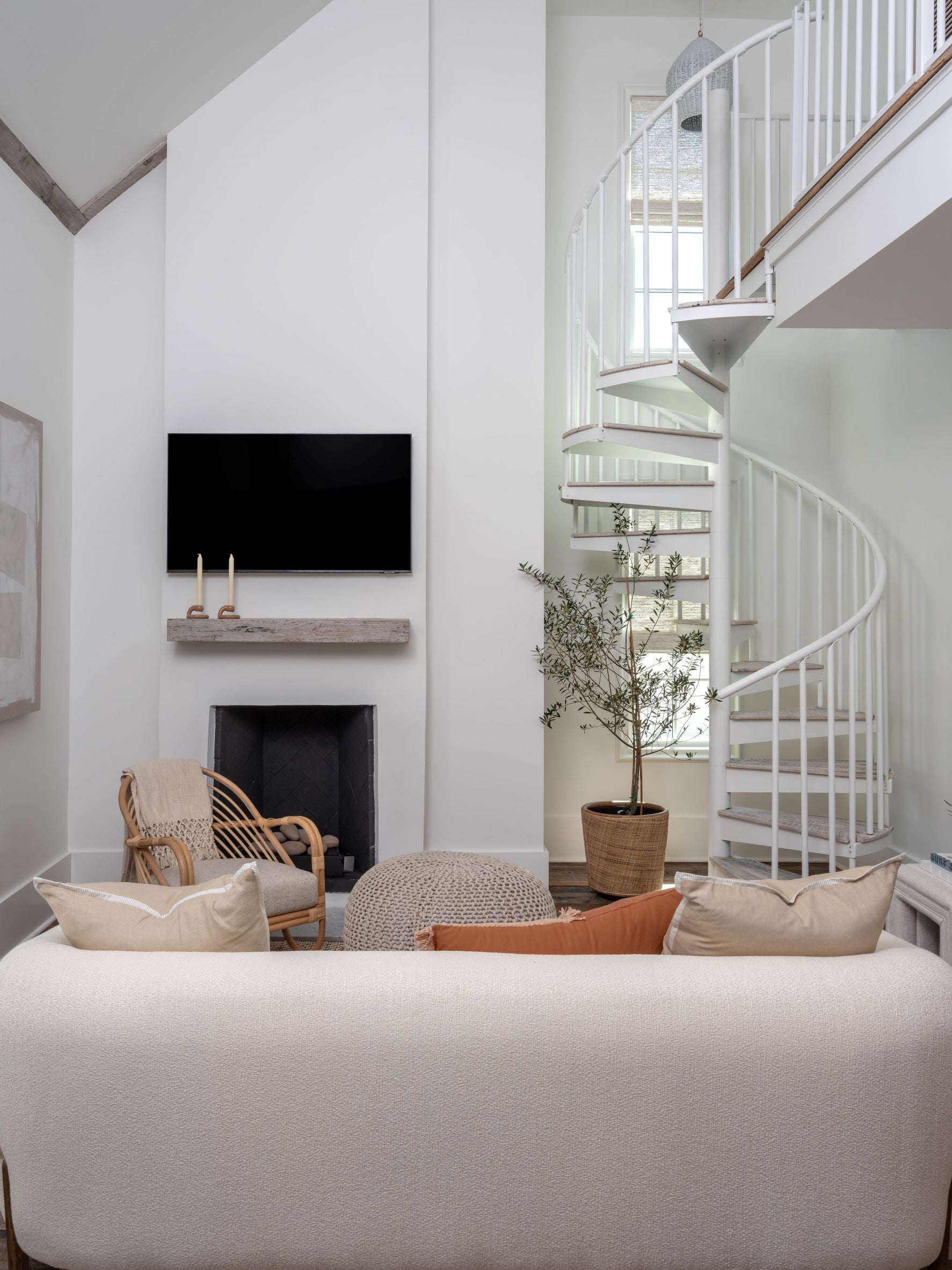 #TheSaltyRoseHouse – KATE MARKER HOME